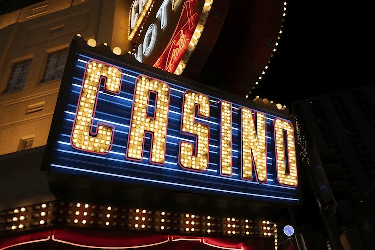 Can SME Casinos Compete with Big Brands in 2026